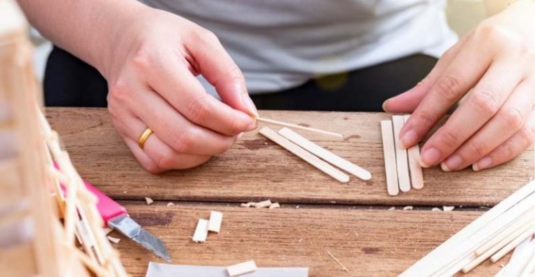 Best Way to Cut Popsicle Sticks without Breaking Them - AdvicerHome